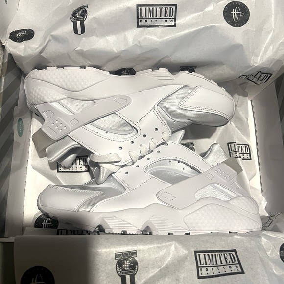 Nike | Shoes | Nike Air Limited Edition Huarachemens 7 Womens 85 | Poshmark